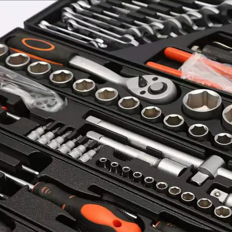 Set alata u metalnoj kutiji 85 delova | Masterprofi
